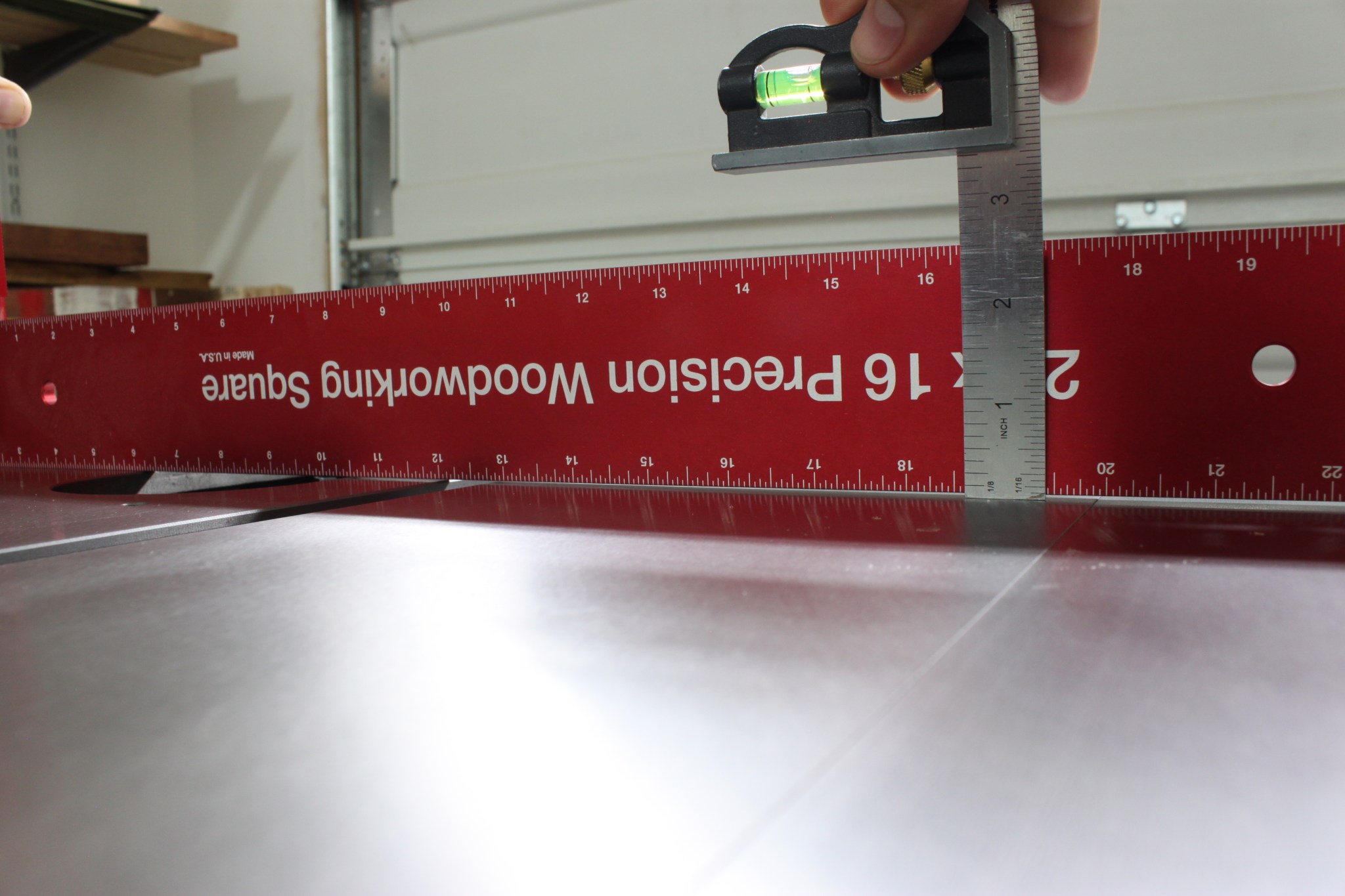 The Fameless Woodworker – Inconspicuously Working Wood